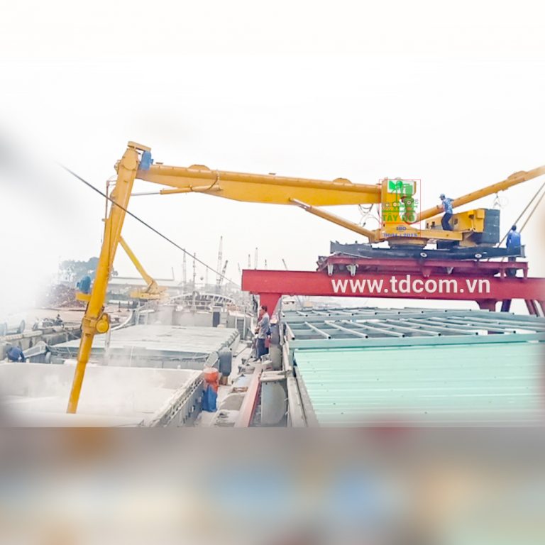 Cement ship unloaders installed on rails - MÁY HÚT THỔI - TÂY ĐÔ
